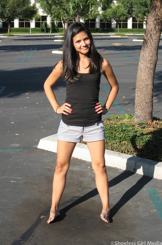 Foot Fetish Forum: Shoeless Girl Media updates