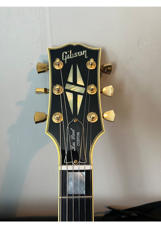 Sold Gibson Les Paul Custom Ebony 9lbs Guitars £ Discussions On Thefretboard