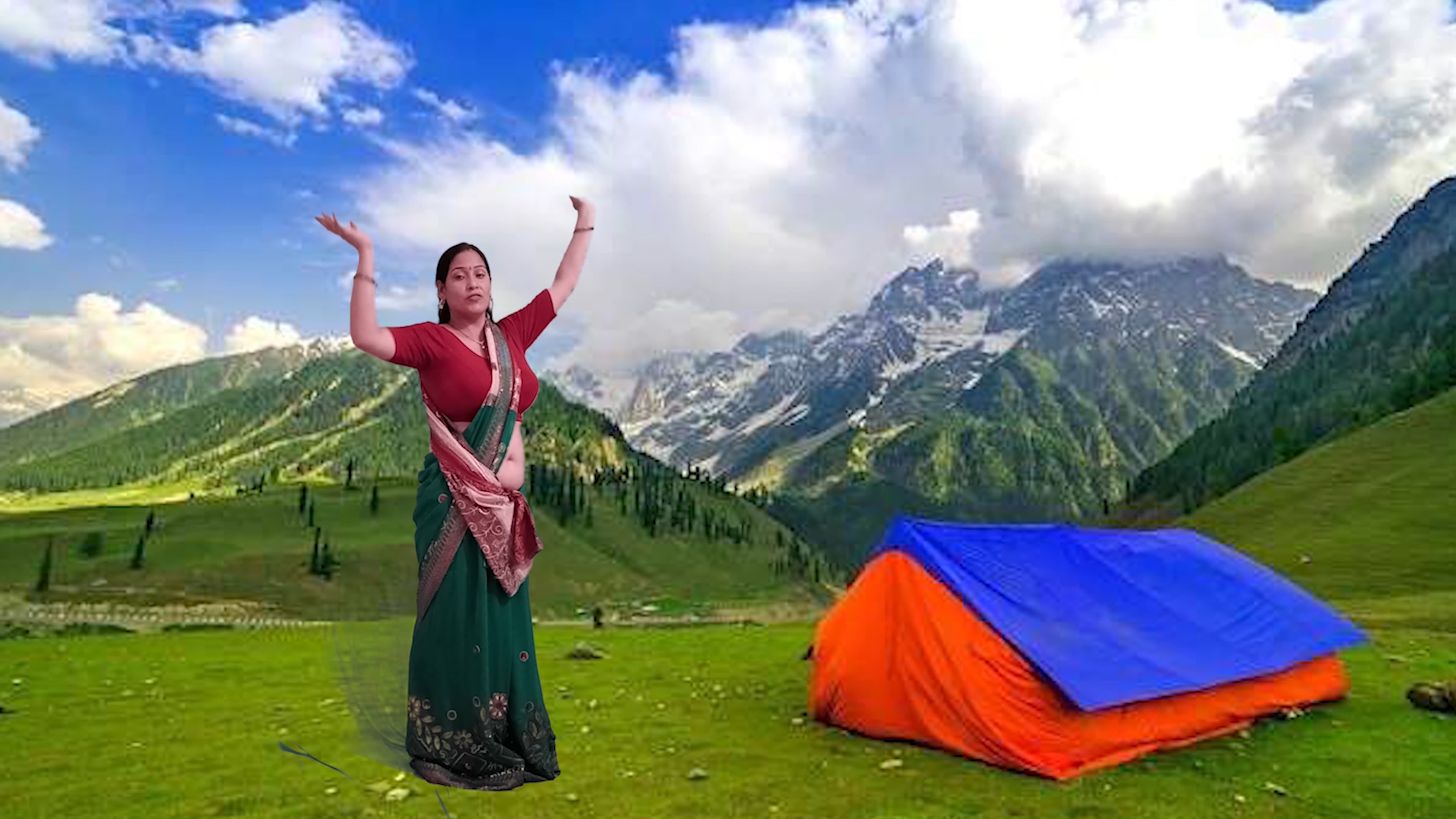 Sexy Hot Lady Deep Open navel and Boobs in Saree webm snapshot 00 37 ...