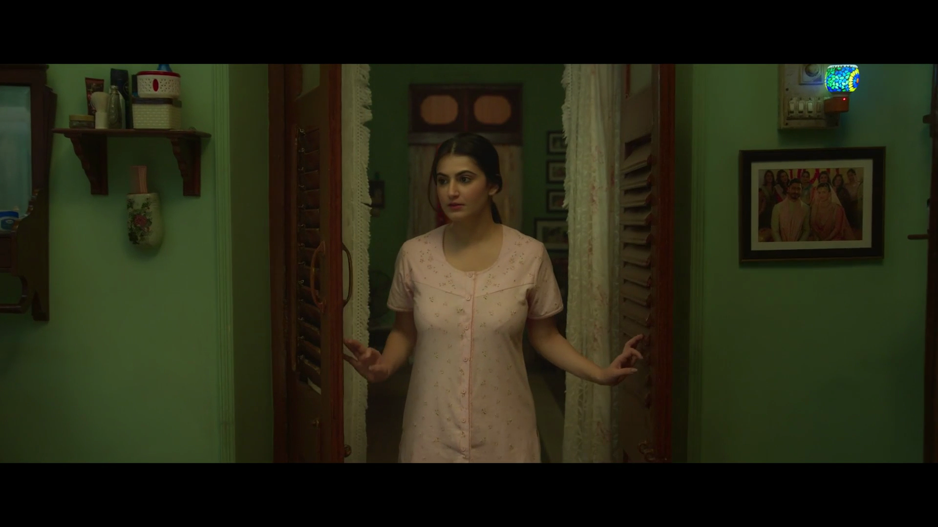 Shivaleeka Oberoi Menka Rai Sheeba Chaddha Khuda Haafiz Chapter2 Snap (18) — Postimages