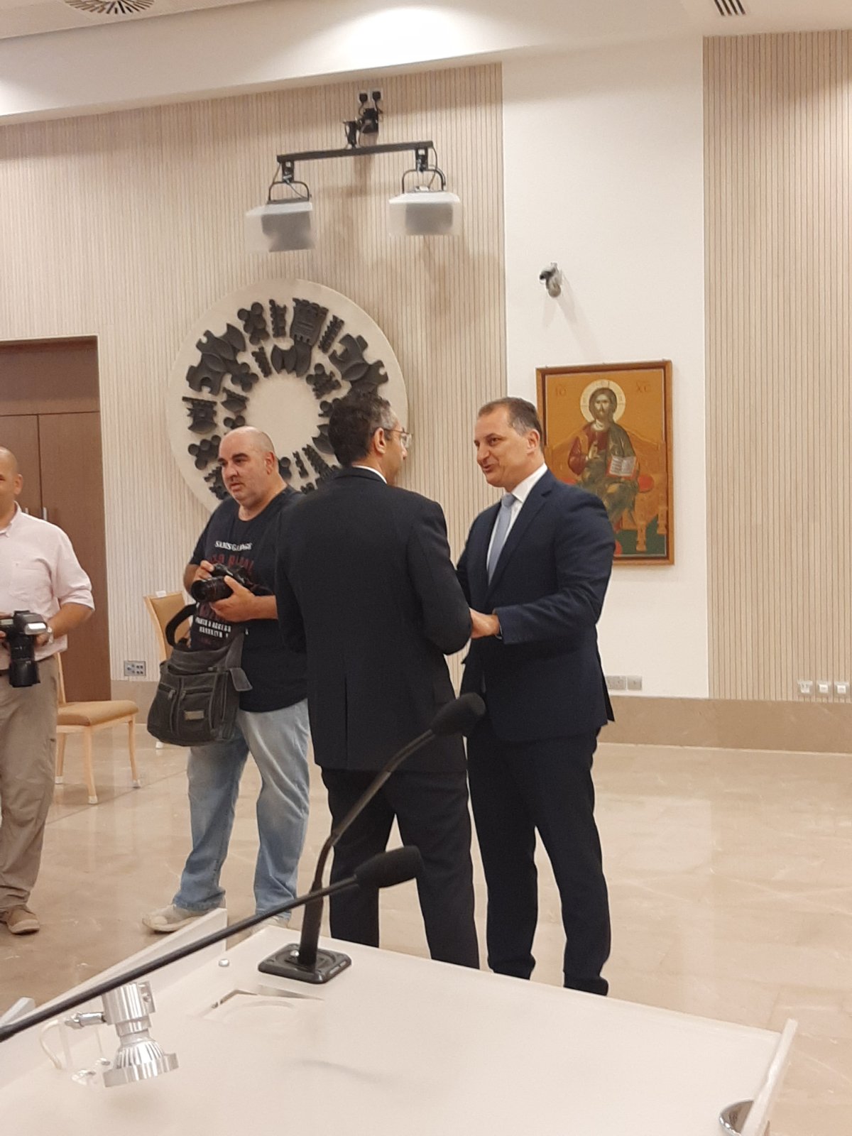 αγγελιδης λακκοτρυπης — Postimages