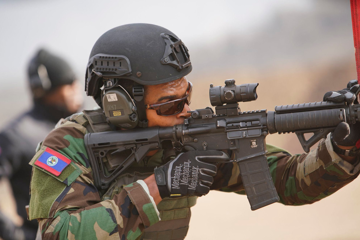 Fuerzas Comando Chile Sniper Event A042 — Postimages