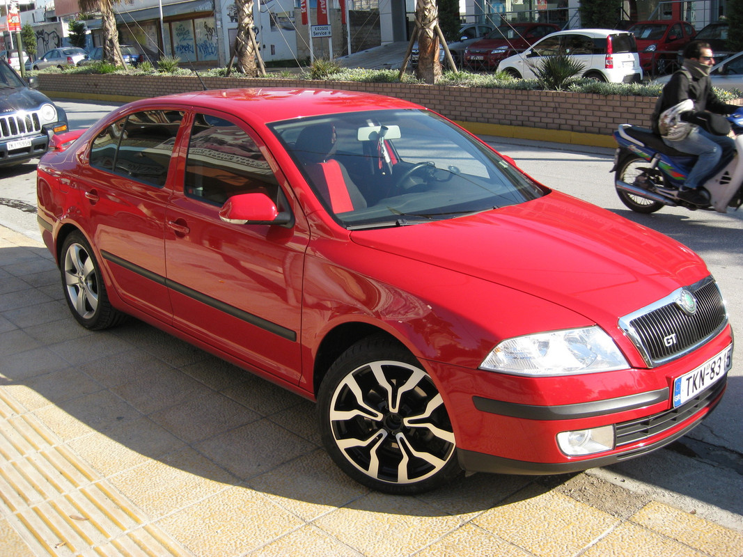 W565 8 X18 RED OCTAVIA 4 — Postimages