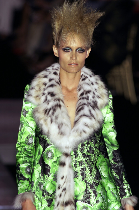 Versace Fall 2001 uhx B4i0o7 Axx — Postimages