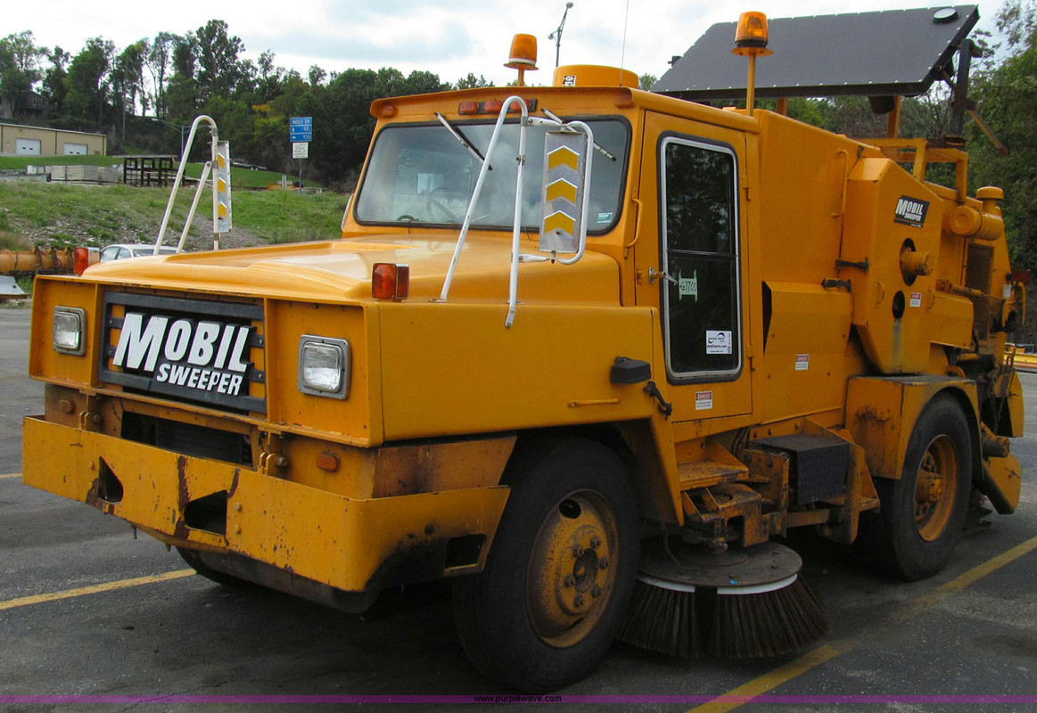 What Am I 4918 B Athey 1991 M8 Mobile Sweeper DM 1 — Postimages