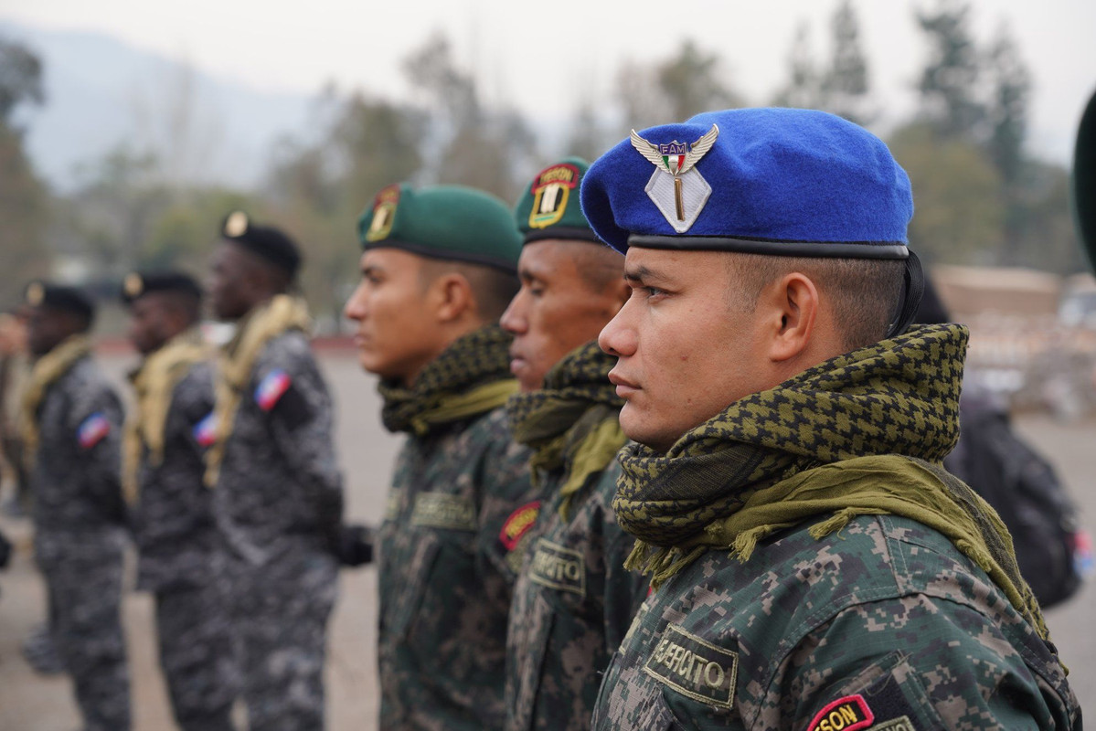 Fuerzas Comando Chile 2019 5497998 A007 — Postimages