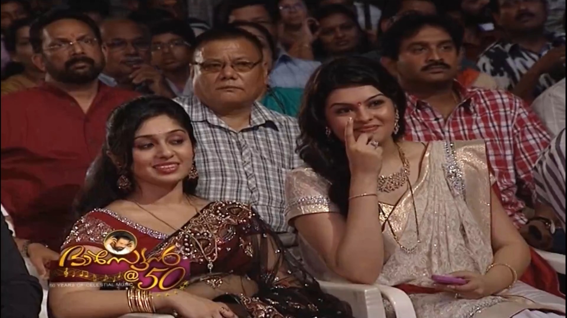 Yesudas Cute Beautiful Daughter in Law Sexy Big Deep Navel Show in Thin ...