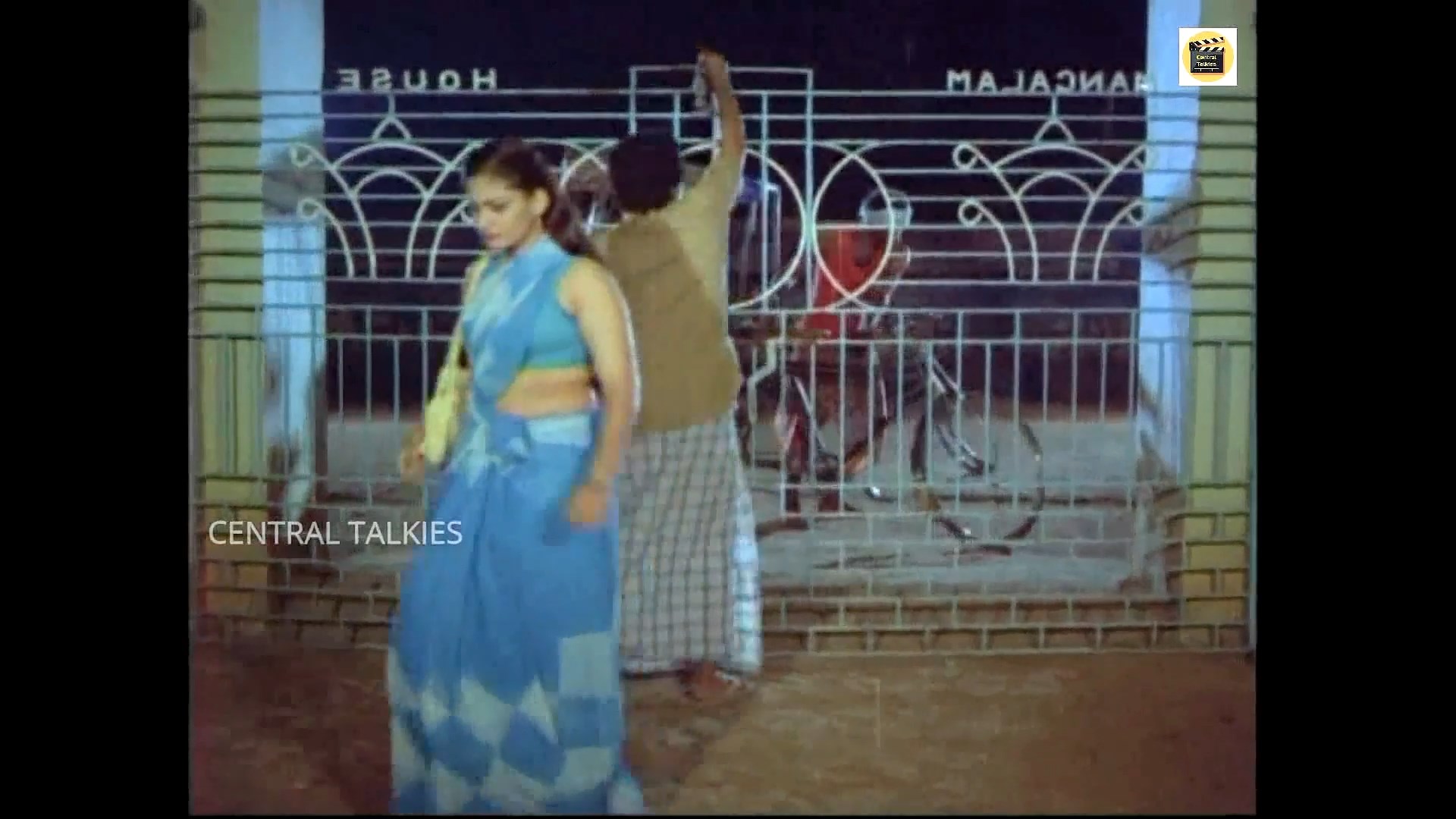 Unnimary and seema hot scenes from Oru Kochu Swapnam mp4 snapshot 01 55 585 — Postimages