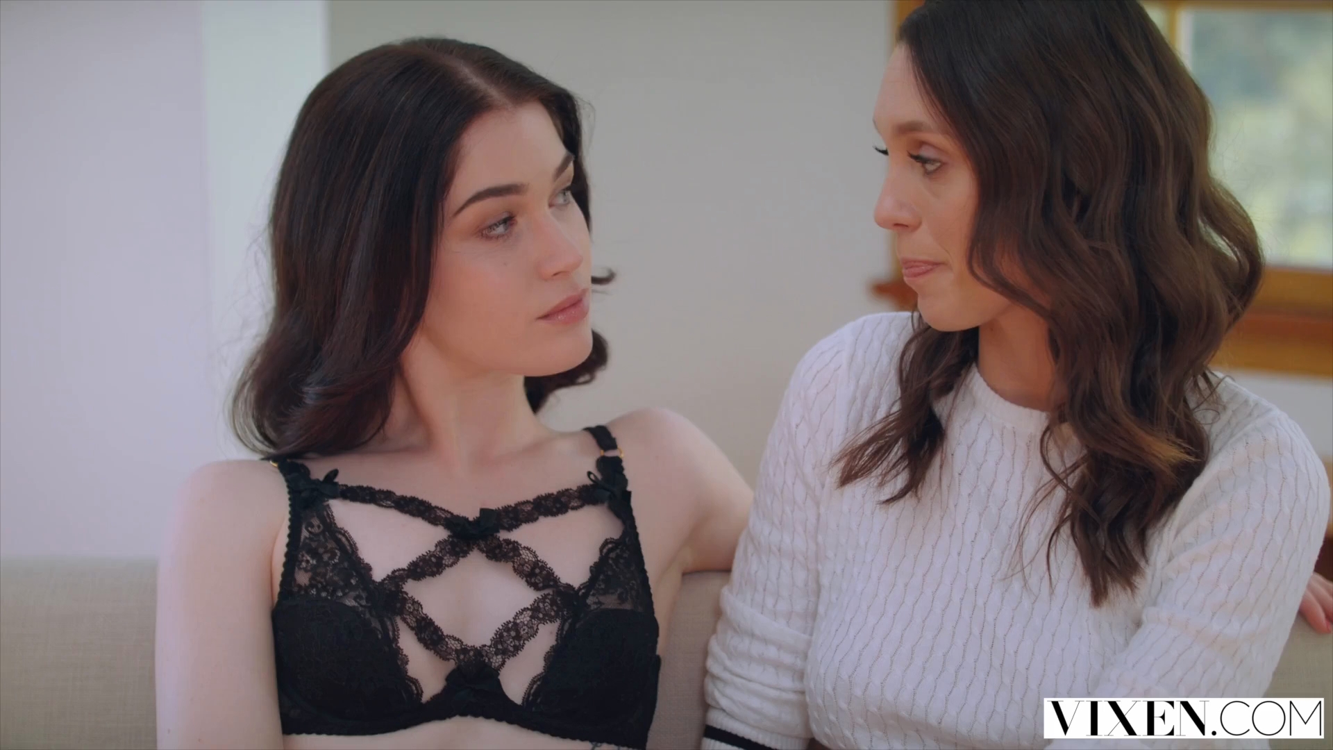 Jade Nile Gets Help From Her Roommate To Open Her Boyfriends Eyes MP4 snapshot 04 18 000 ...