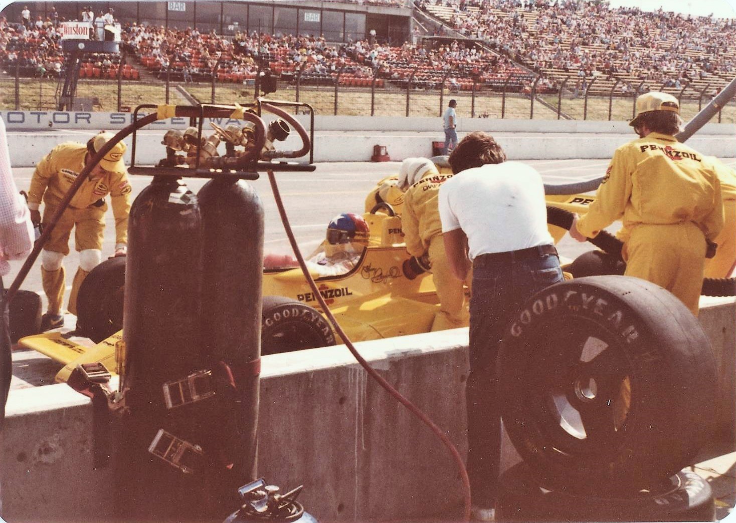 Johnny Rutherford pitstop — Postimages