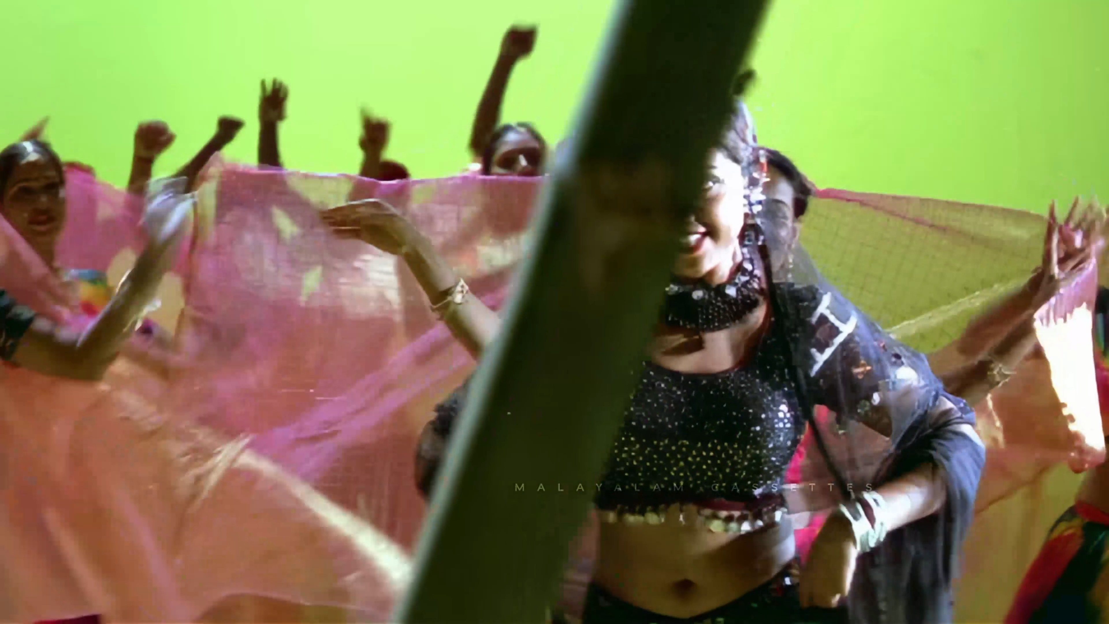 Meena Big Deep navel Dreams mp4 snapshot 00 30 760 — Postimages