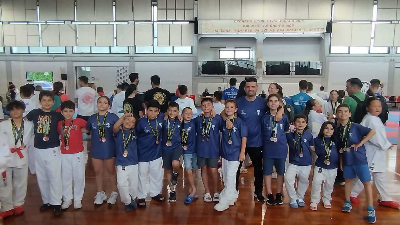 ΣΑΡΩΣΕ ΤΑ ΜΕΤΑΛΛΙΑ O CHIOS KARATE ACADEMY ΣΤΟ BRAHAMI CITY KARATE CUP ...