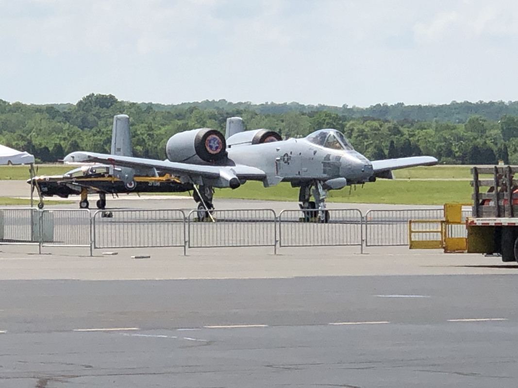 An A10 Warthog just flew overhead - AR15.COM