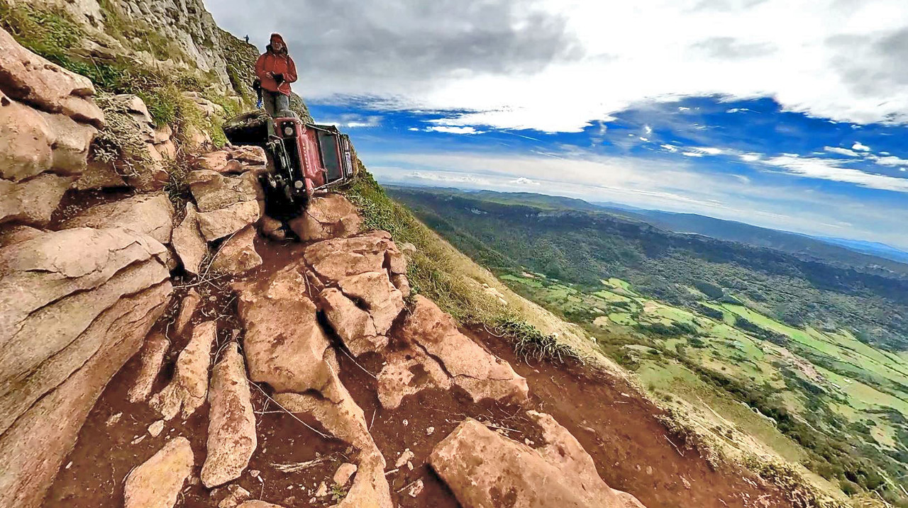 FCBK 467 017 — Postimages