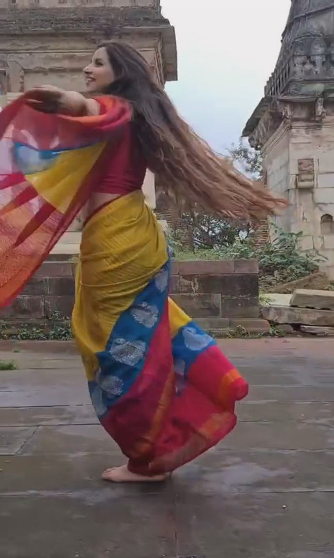 Jolly Bhatia Sexy navel show in red and yellow saree mkv snapshot 00 20 ...