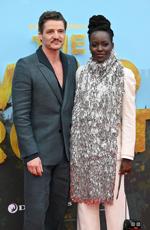 Pedro Pascal 062 — Postimages