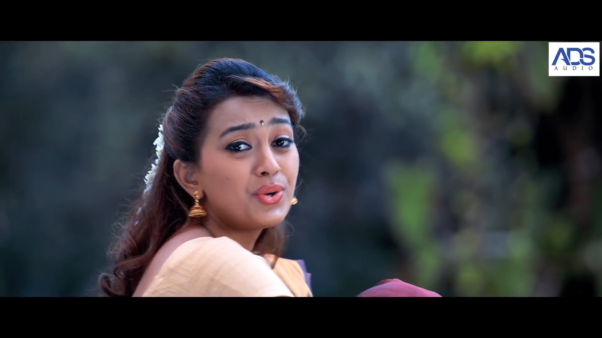 Tunturu Maleya Nuggekai Ester Noronha K S Chitra mp4 snapshot 02 28 ...