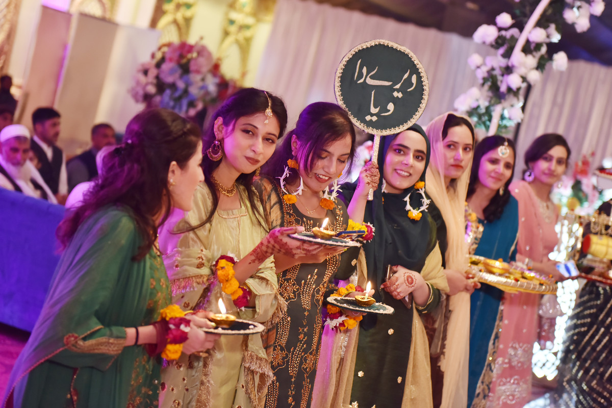 IR STUDIO AND BEAUTY SALOON (203) — Postimages