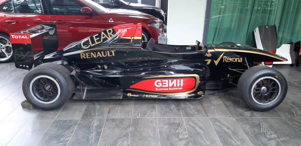 Formula 3 race car for sale