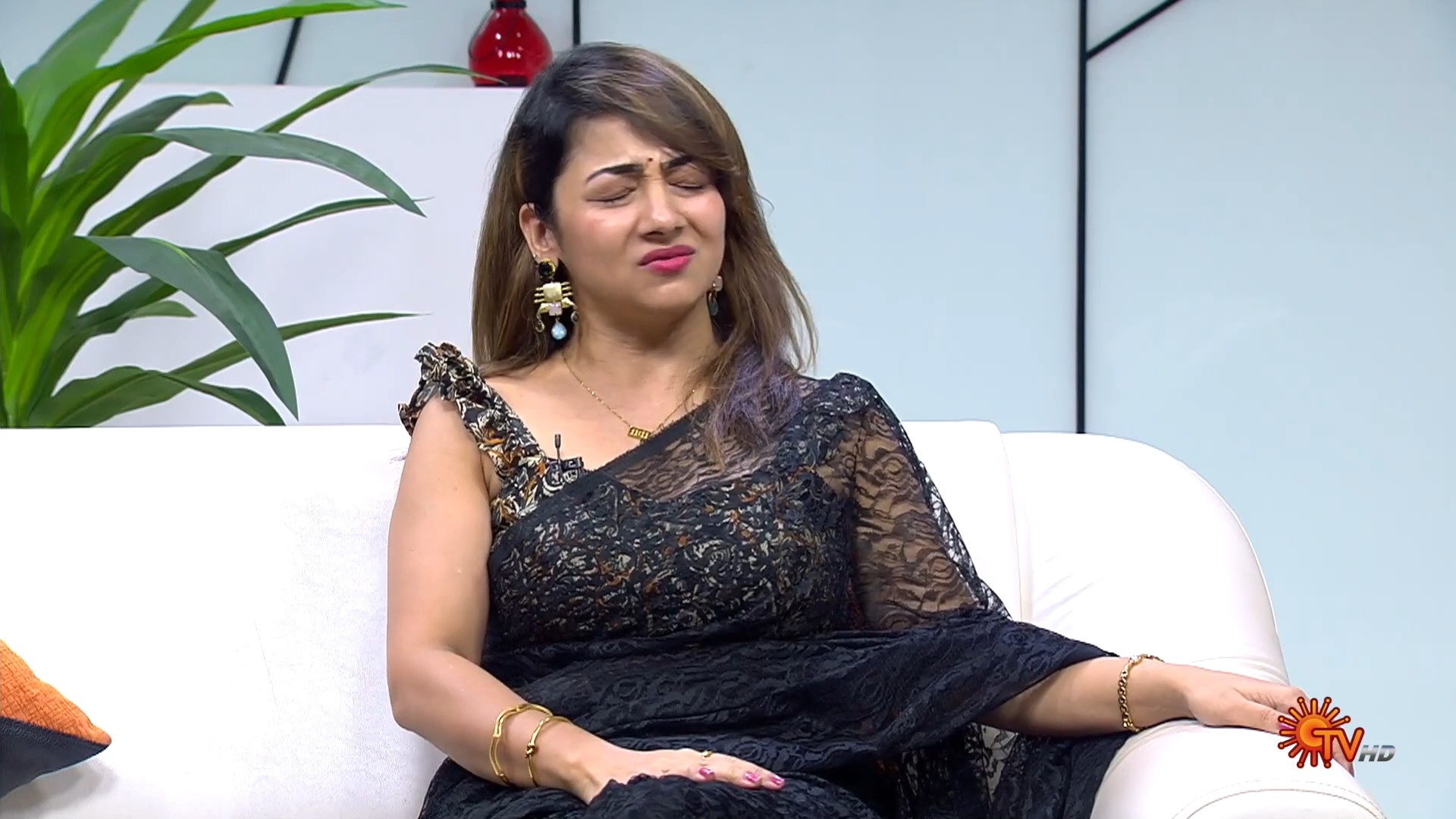Priya Prince Sexy Navel and Boobs in black transparent saree mp4 snapshot 00 08 409 — Postimages