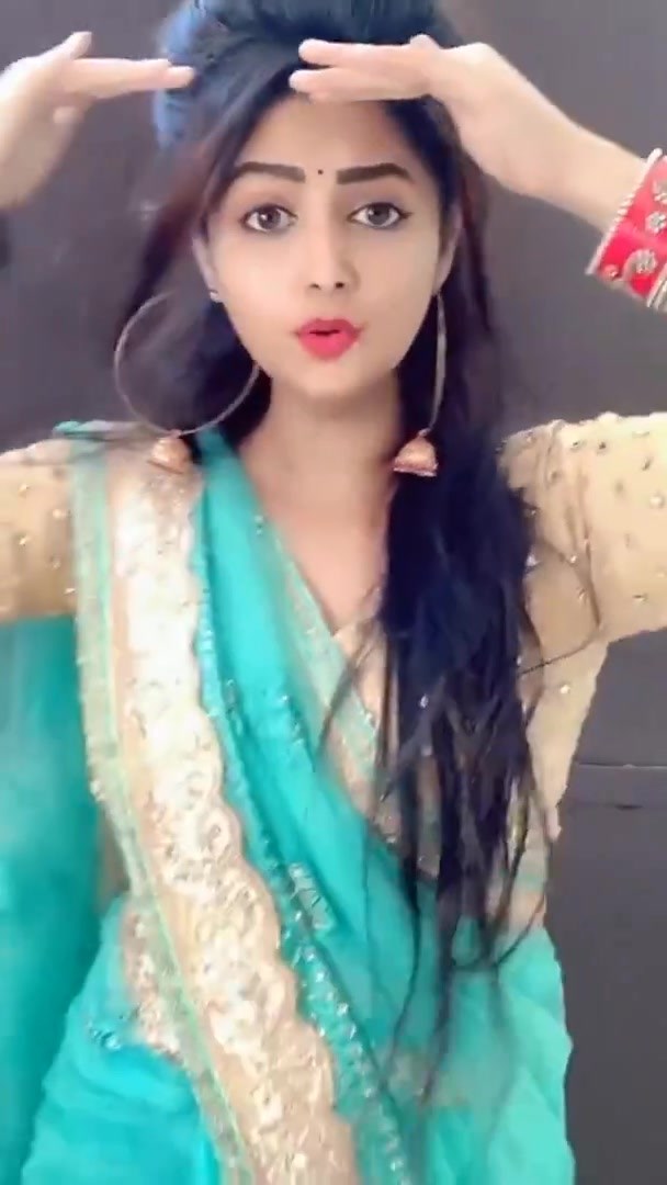 Paani Paani Ho Gayi hot Instagram Reels mp4 0002 — Postimages