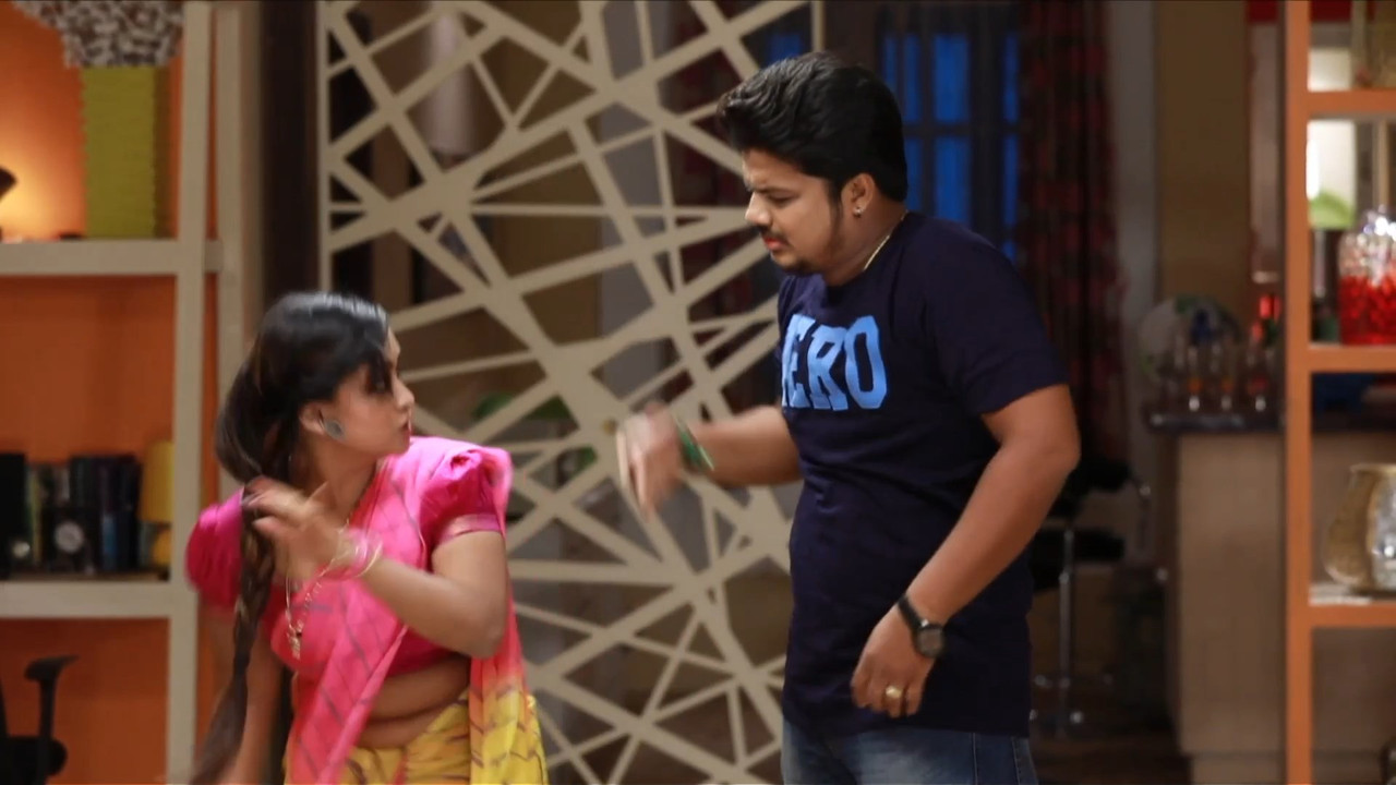 Tamil Serial actress Sexy Wide Navel Show mkv snapshot 00 01 489 ...