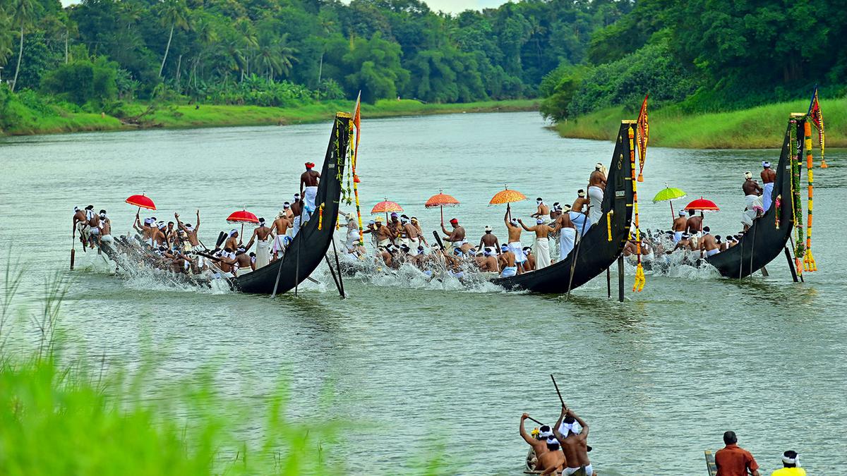Thunder on the Backwaters: The Story of Kerala's Snake Boat Races | Utsavs