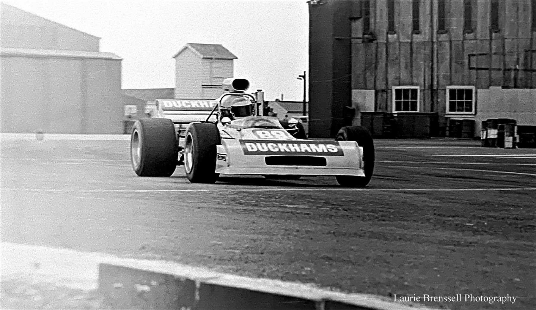 7389 R3 HH BW 2 — Postimages