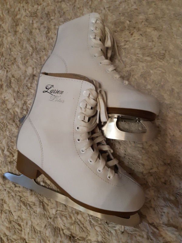 7 F74 C0 DC A296 41 FB B3 F6 2 F5798352 CB3 (1) — Postimages