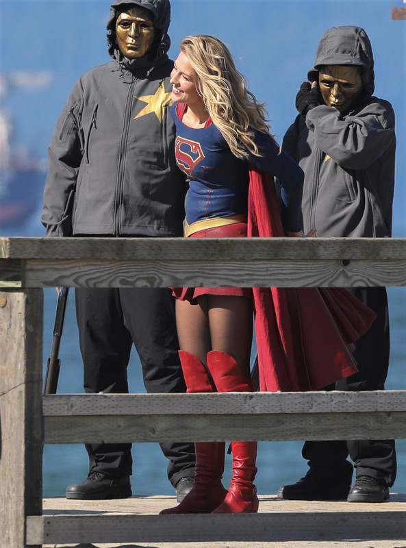 Melissa Benoist Pantyhose – Filming ‘Supergirl’ in Vancouver | LEGS COOL Melissa Benoist Pantyhose – Filming ‘Supergirl’ in Vancouver | LEGS COOL