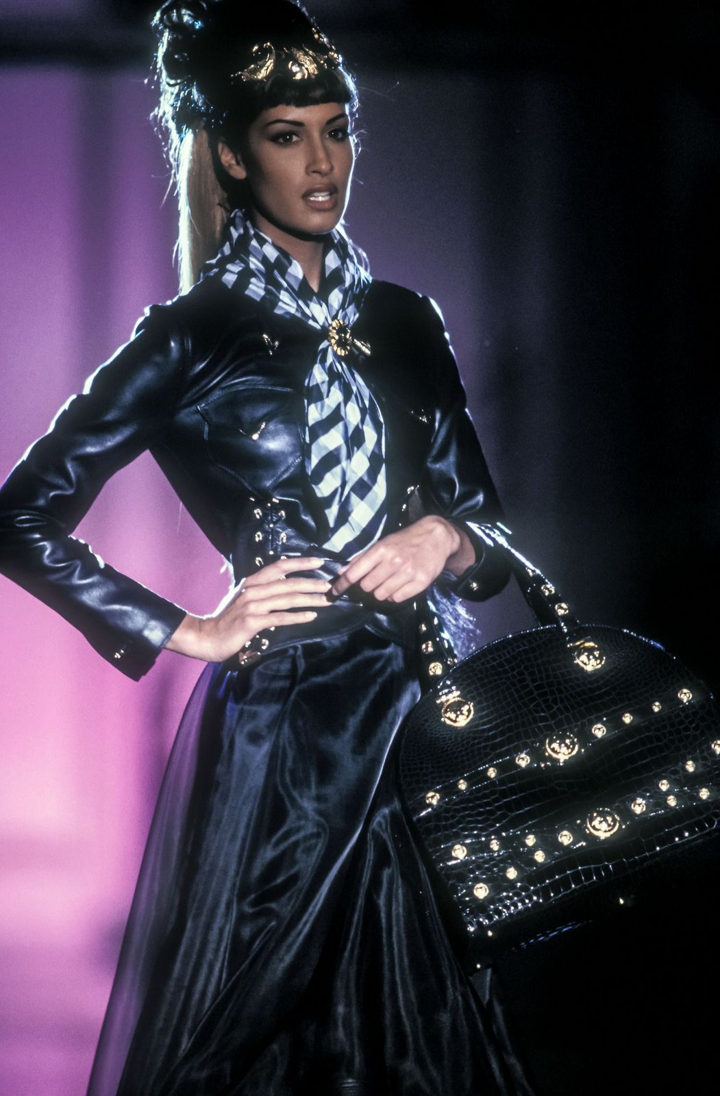 Spring-Winter Looks From The Runway: Atelier VERSACE (1990-1997) | Page ...