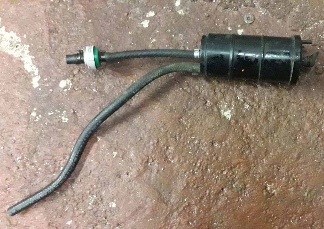 V7iii Centre Stand/Fuel Evap Cannister - Moto Guzzi Riders Forum