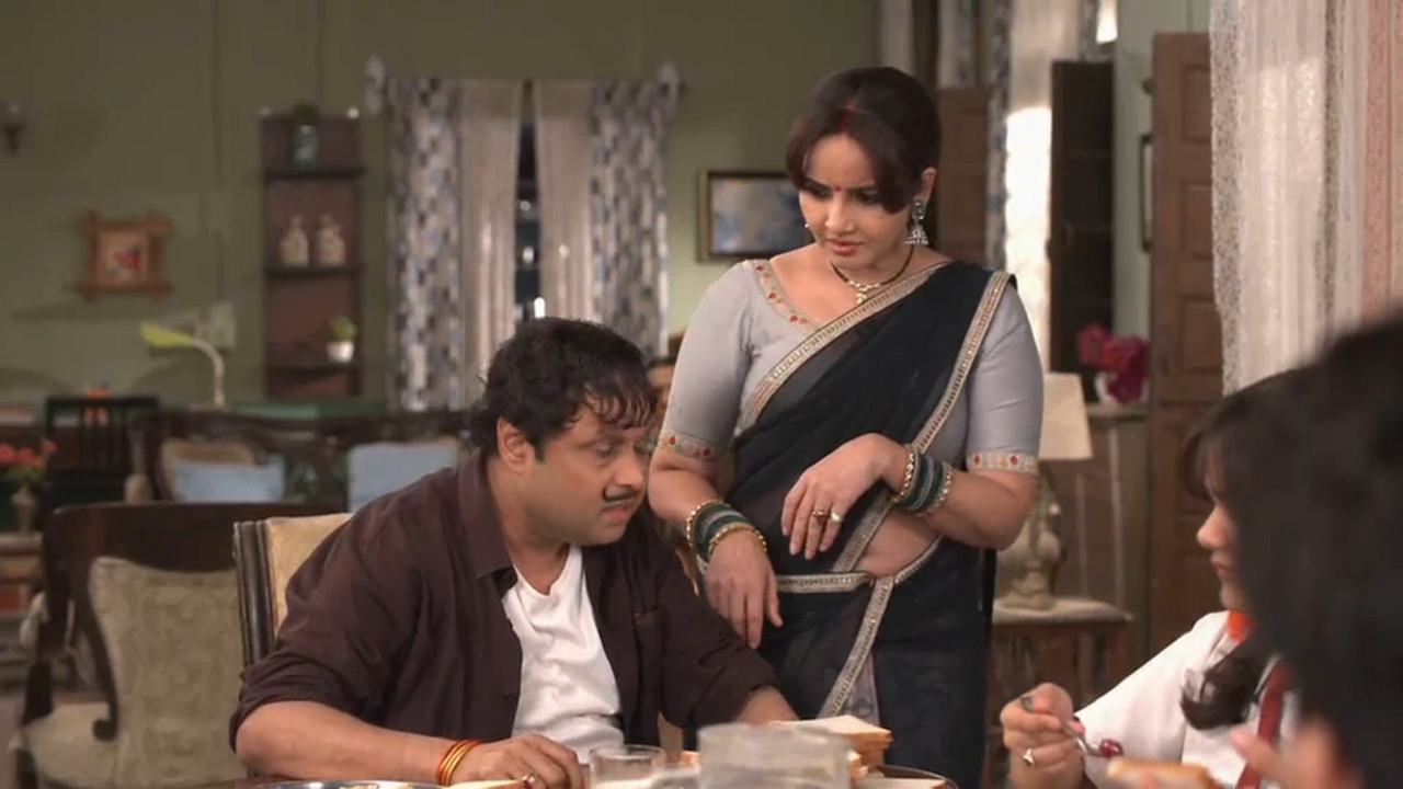 Geetnajali Mishra Sexy navel in saree mp4 snapshot 00 25 200 — Postimages