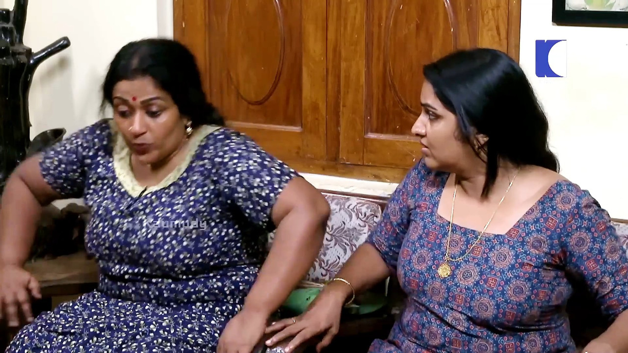 Soumya Hot Sexy Cleavge in tight costume aliyans mp4 snapshot 00 57 281 — Postimages