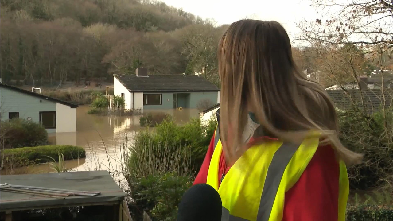 Grace Pascoe 191220 mp4 snapshot 01 15 [2020 12 19 22 44 06] — Postimages