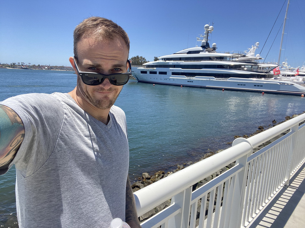 E2 GRwf QVg AIyvo J — Postimages