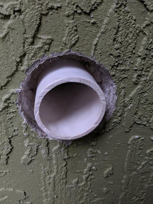 Exterior cleanout fitting