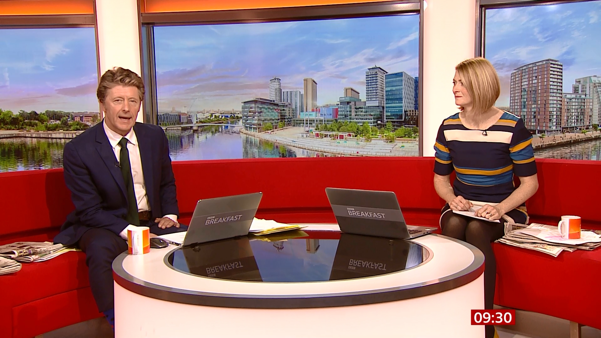 Breakfast BBC ONE HD 2020 11 28 ts snapshot 03 35 39 [2020 11 28 09 46 ...