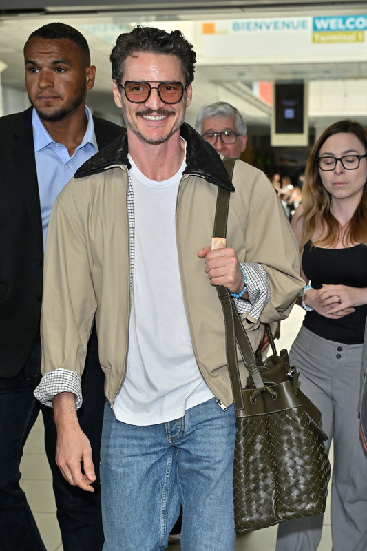Pedro Pascal 003 — Postimages