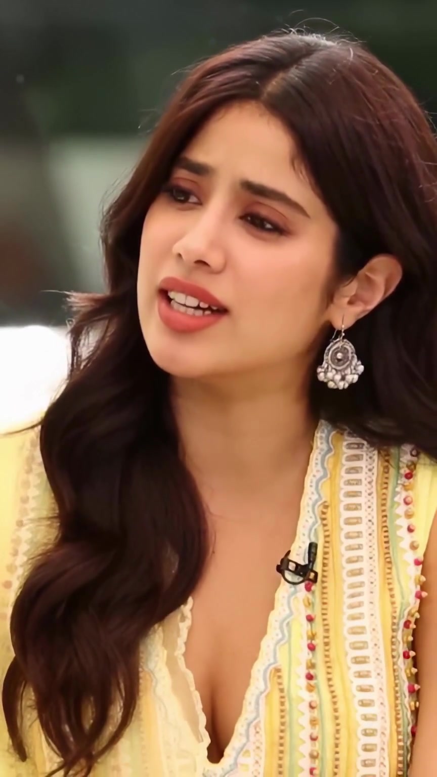 Janhvi Kapoor 2 000062 — Postimages