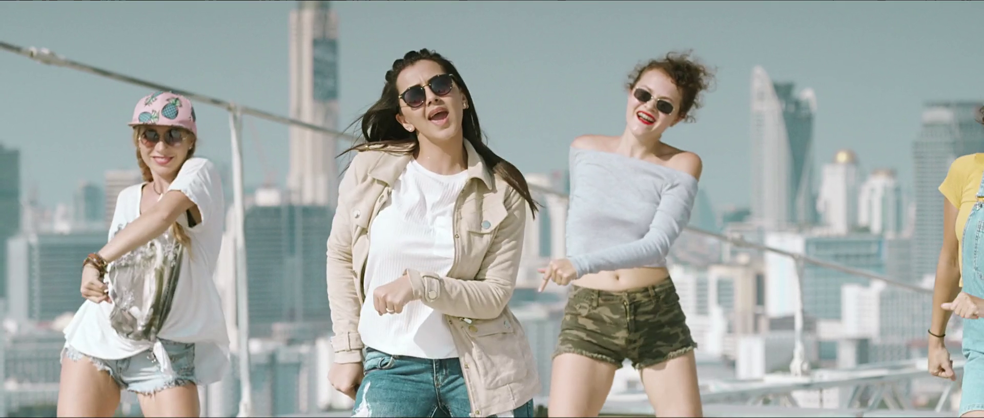 Nikki Galrani [ SNAP] Chellaperu Rajavamsam (17) — Postimages