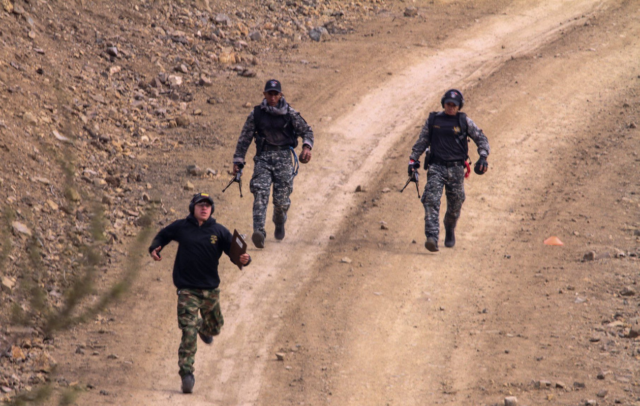 Fuerzas Comando Chile Sniper Event A032 — Postimages