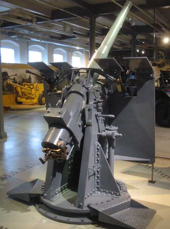 Naval gun 12-pounder QF 12 cwt 3-inch (76 mm) - Armoured trawlers 1:33 ...