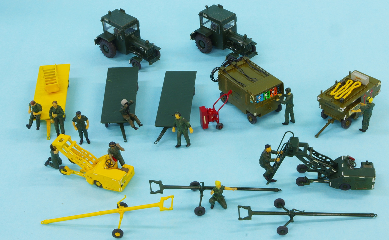 Air Force Ground Service Equipment, Hasegawa Set A and ESCI | Modelers ...