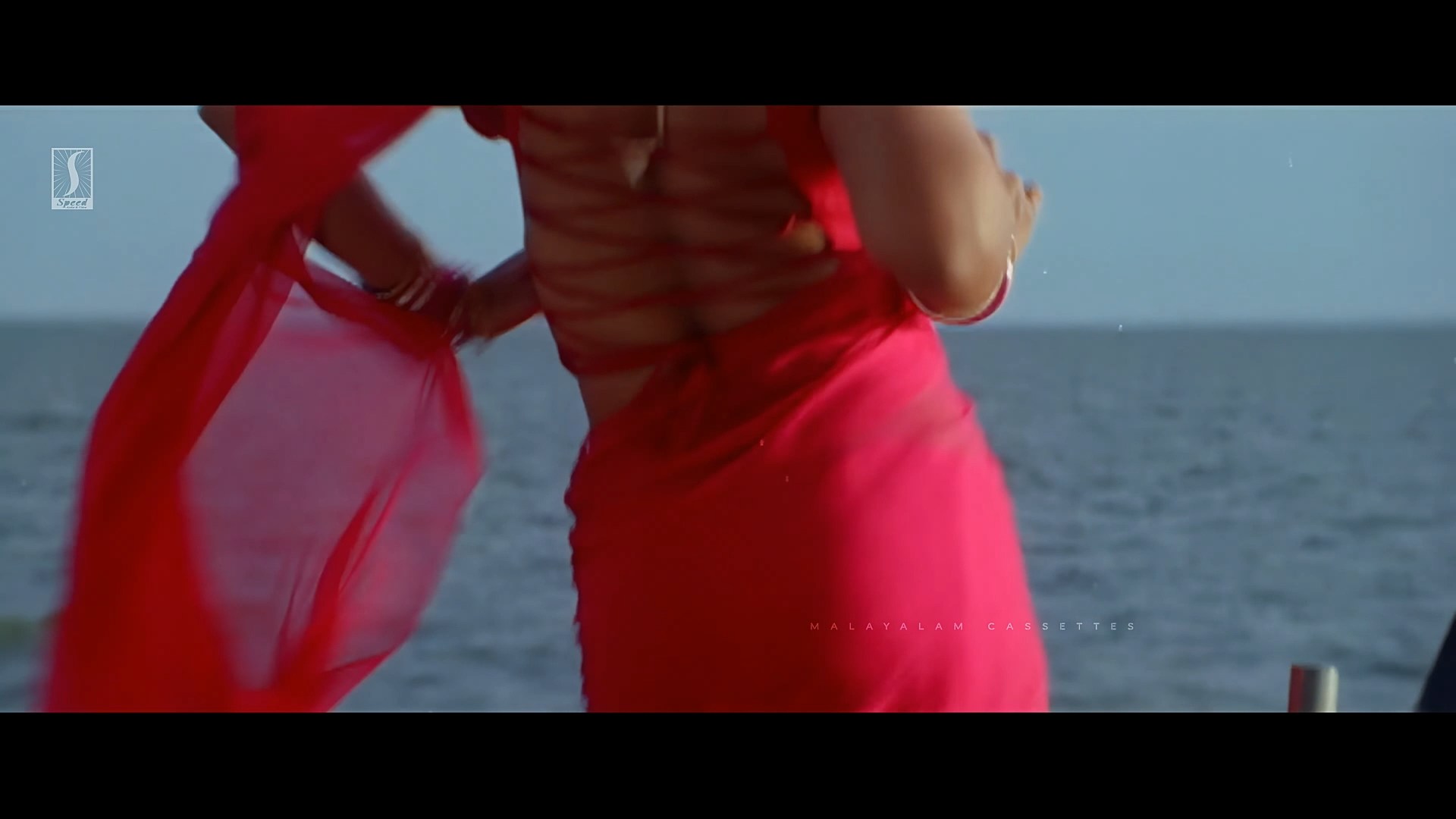 Rambha Sexy and hot in diffrent saree from Kabadi Kabadi mp4 snapshot 00 06 700 — Postimages