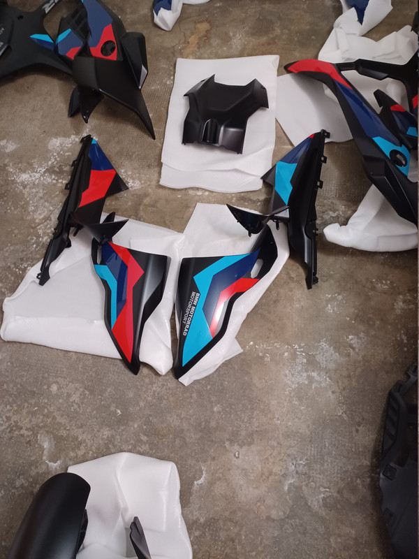 S1000RR 2025: Montaggio Carene After Market per uso promiscuo strada ...