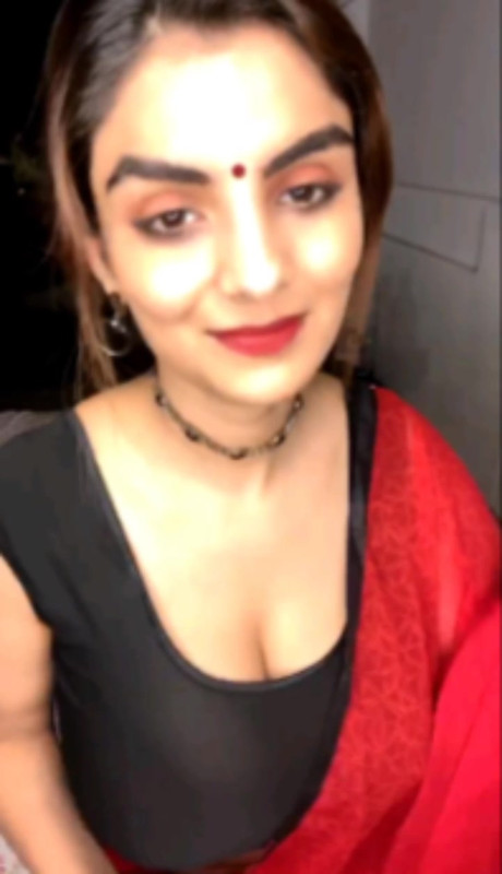 AJ Black red saree 3 04 — Postimages