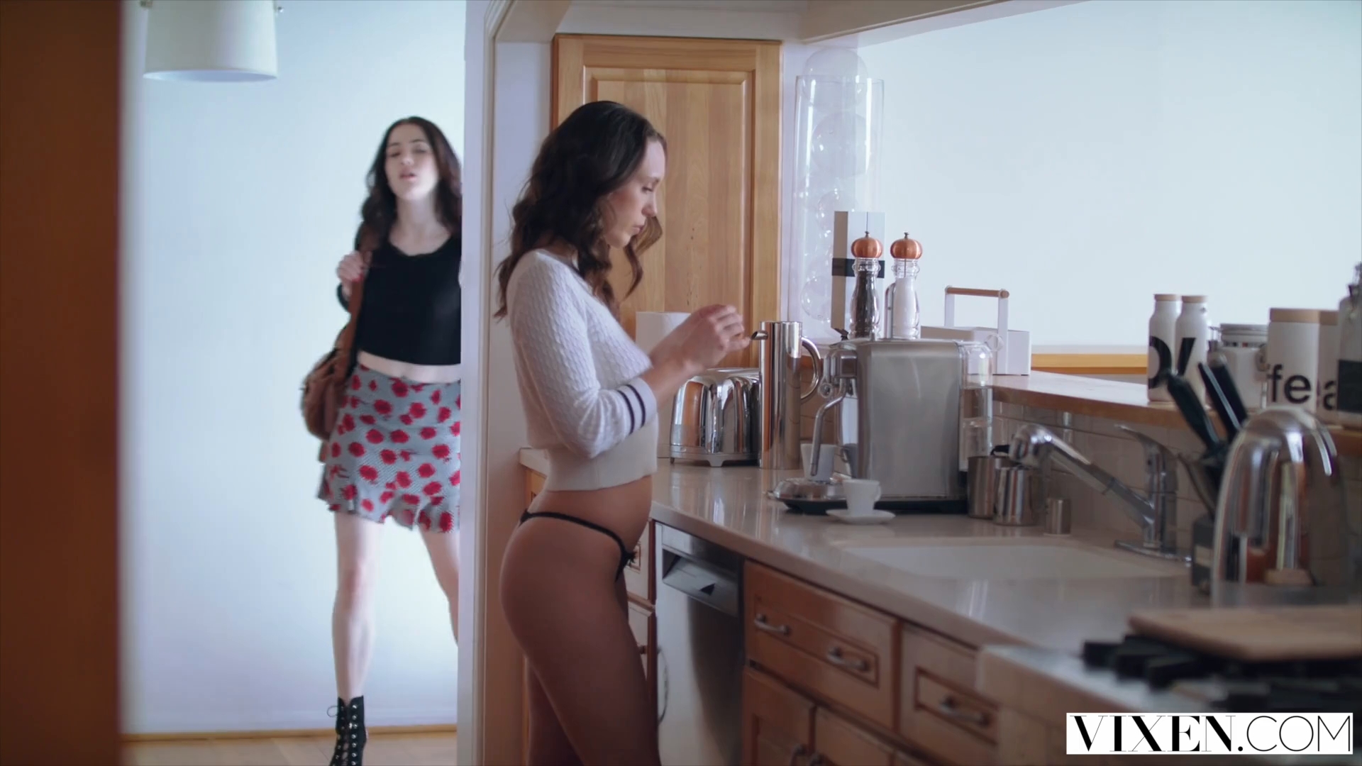 Jade Nile Gets Help From Her Roommate To Open Her Boyfriends Eyes MP4 snapshot 01 36 000 ...