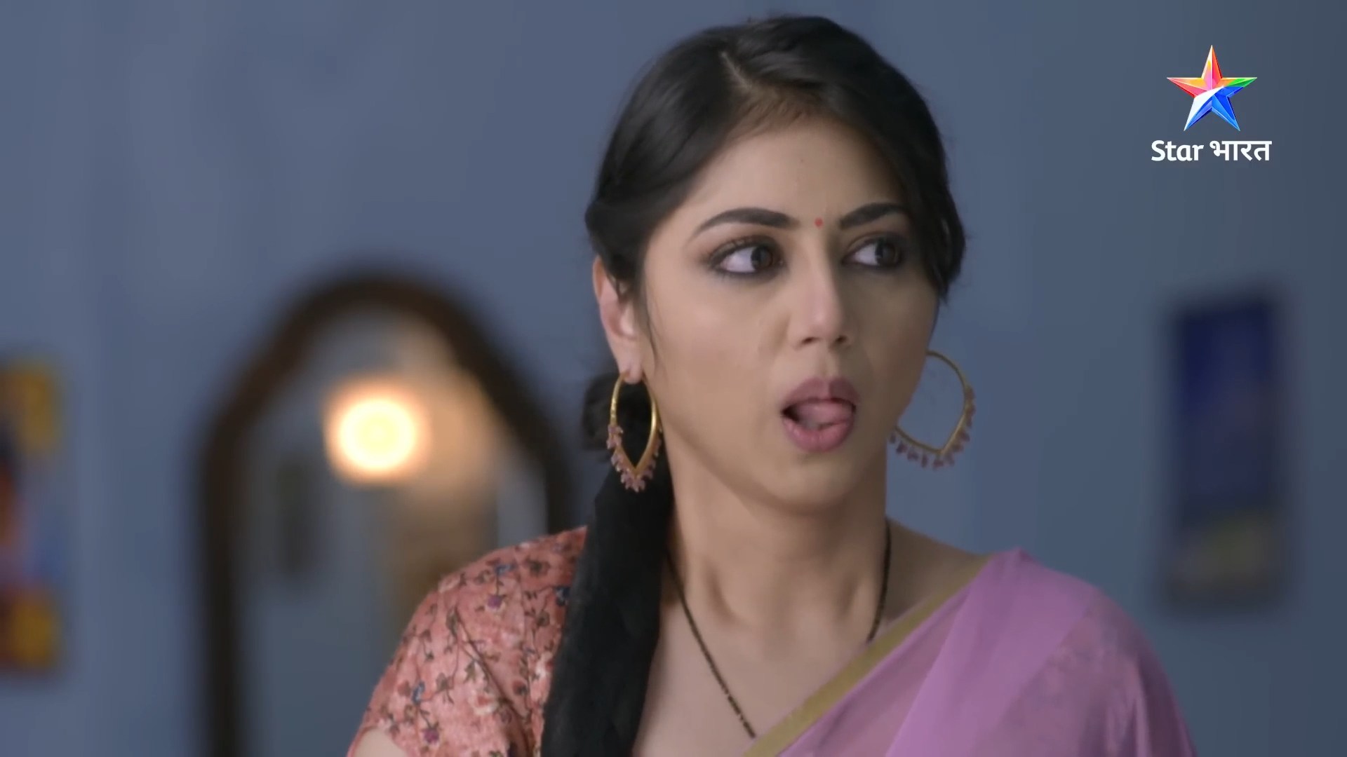 Reema Wohrah Sexy Busty boobs and navel in saree savdhaan india mp4 snapshot 05 19 511 — Postimages