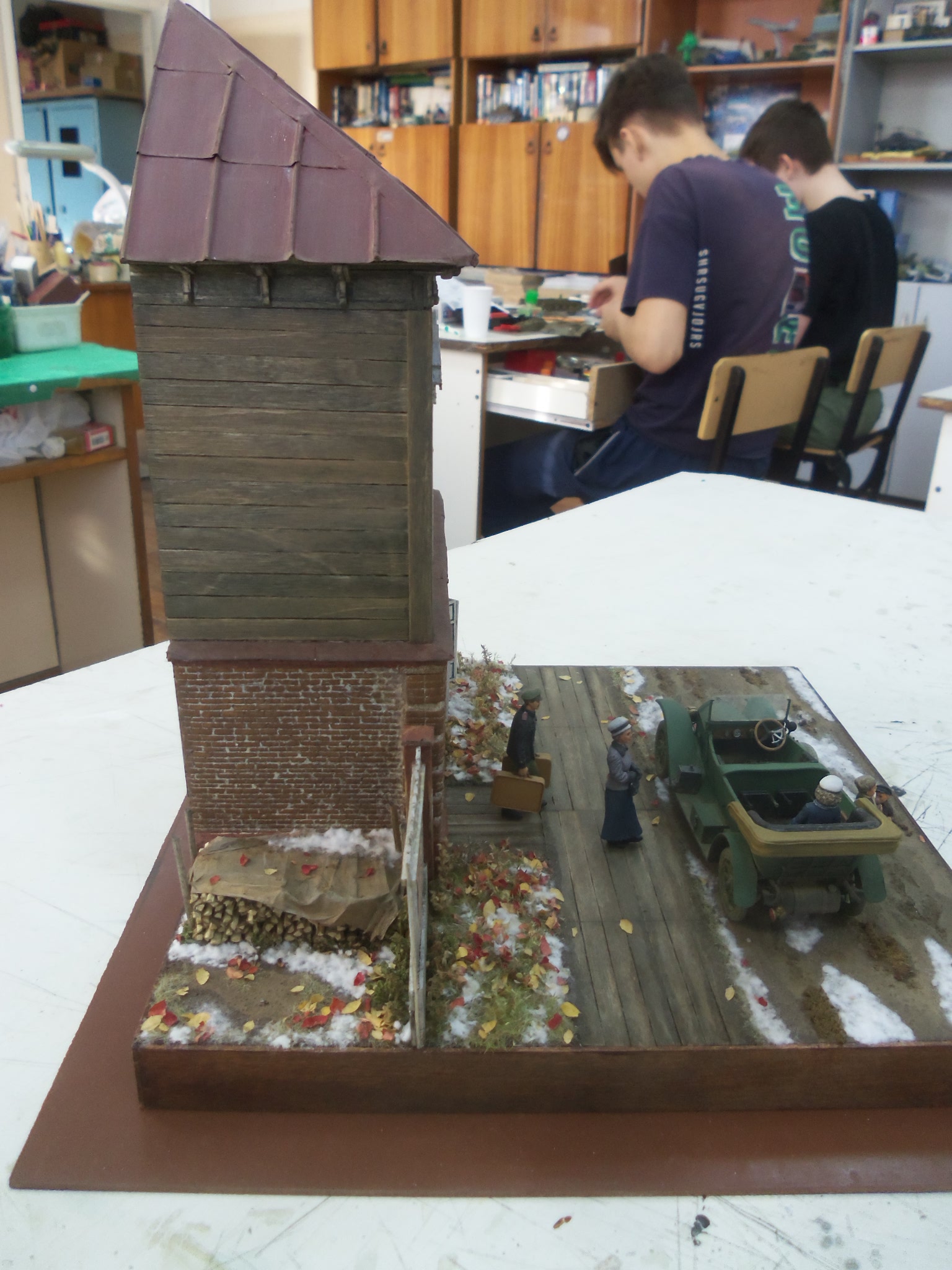 103 8385 — Postimages